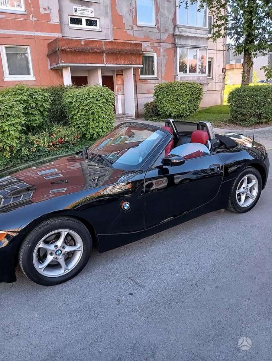 Black BMW Z4 2005 in Taurage, with an engine capacity of 2.17 L and mileage of 190 thousand km for 5900 €, photo 12 on AUTOMOTO.COM.LV