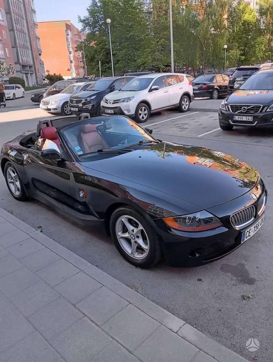 Black BMW Z4 2005 in Taurage, with an engine capacity of 2.17 L and mileage of 190 thousand km for 5900 €, photo 13 on AUTOMOTO.COM.LV