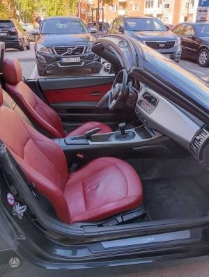 Black BMW Z4 2005 in Taurage, with an engine capacity of 2.17 L and mileage of 190 thousand km for 5900 €, photo 18 on AUTOMOTO.COM.LV