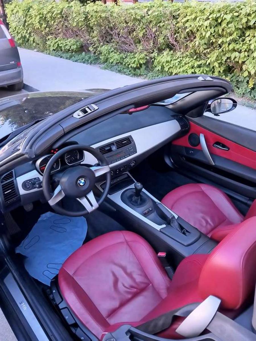 Black BMW Z4 2005 in Taurage, with an engine capacity of 2.17 L and mileage of 190 thousand km for 5900 €, photo 20 on AUTOMOTO.COM.LV