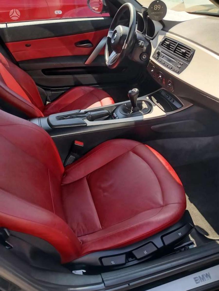 Black BMW Z4 2005 in Taurage, with an engine capacity of 2.17 L and mileage of 190 thousand km for 5900 €, photo 23 on AUTOMOTO.COM.LV