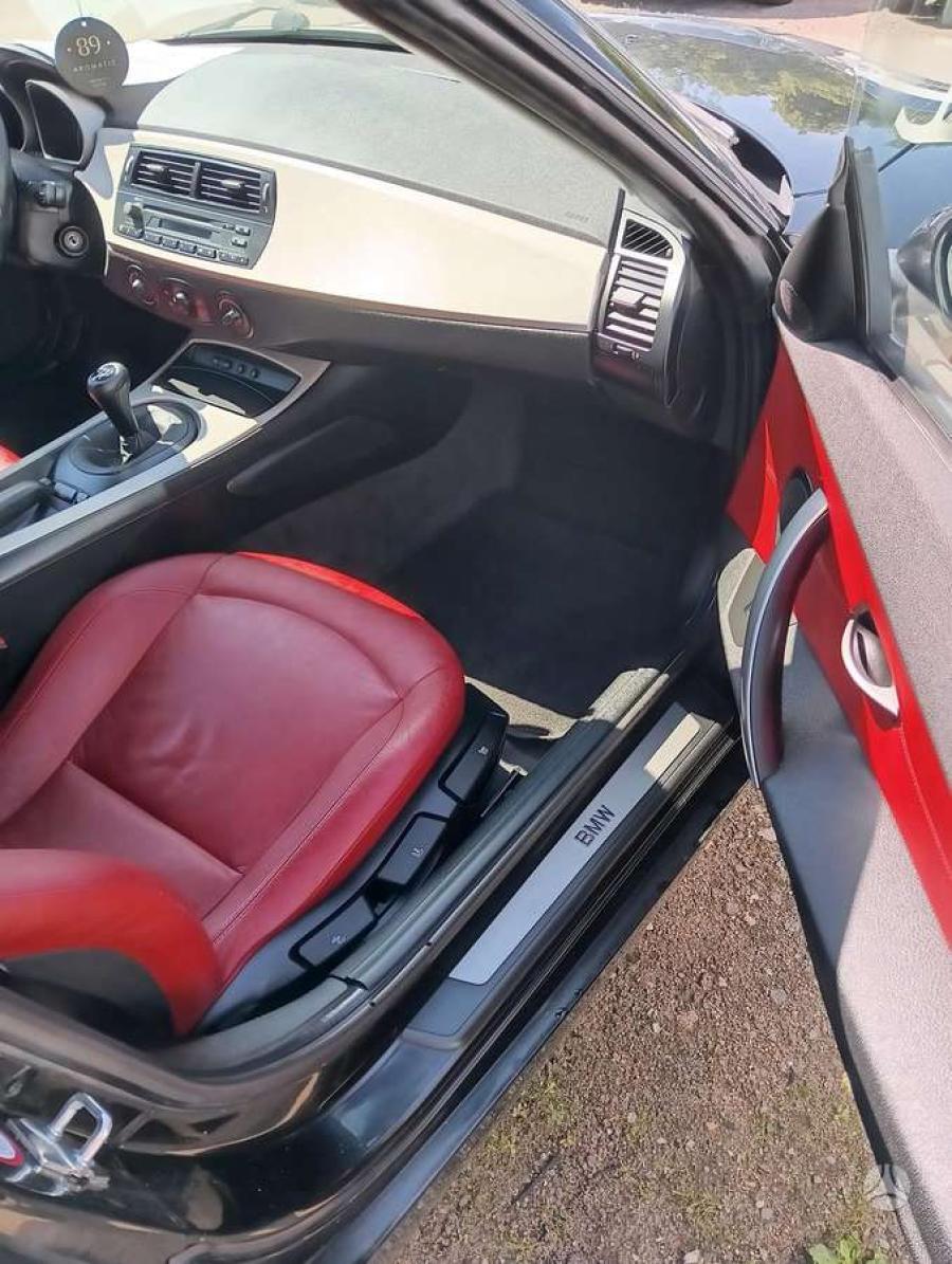 Black BMW Z4 2005 in Taurage, with an engine capacity of 2.17 L and mileage of 190 thousand km for 5900 €, photo 25 on AUTOMOTO.COM.LV