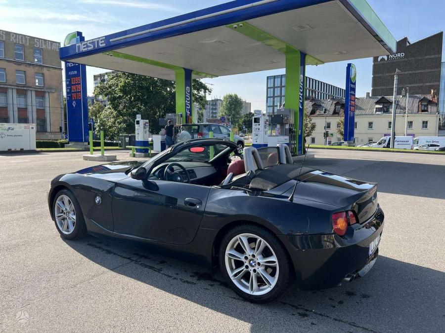 Melns BMW Z4 2005 Viļņa, ar dzinēja tilpumu 2.17 L un nobraukumu 197 tūkst. km par 6999 €, foto 3 vietnē AUTOMOTO.COM.LV