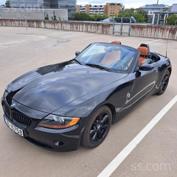 Black BMW Z4 2005 in Riga, with an engine capacity of 2.00 L and mileage of 134 thousand km for 6500 €, photo 1 on AUTOMOTO.COM.LV