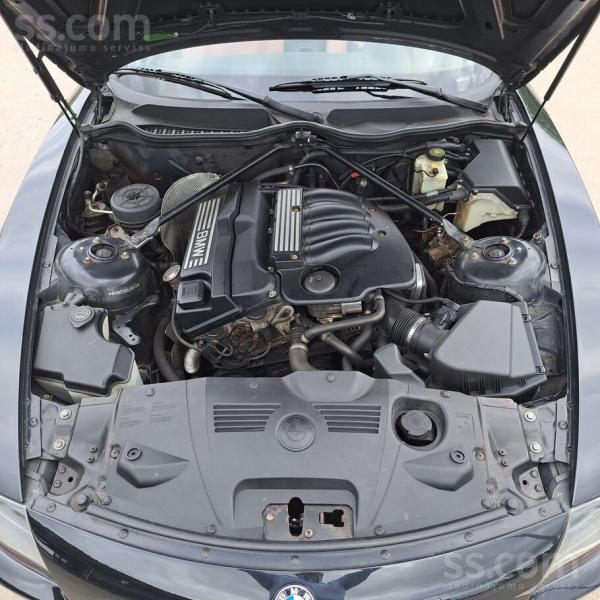Black BMW Z4 2005 in Riga, with an engine capacity of 2.00 L and mileage of 134 thousand km for 6500 €, photo 6 on AUTOMOTO.COM.LV