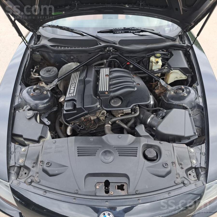 Black BMW Z4 2005 in Riga, with an engine capacity of 2.00 L and mileage of 134 thousand km for 6500 €, photo 7 on AUTOMOTO.COM.LV