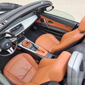 Black BMW Z4 2005 in Riga, with an engine capacity of 2.00 L and mileage of 134 thousand km for 6500 €, photo 8 on AUTOMOTO.COM.LV