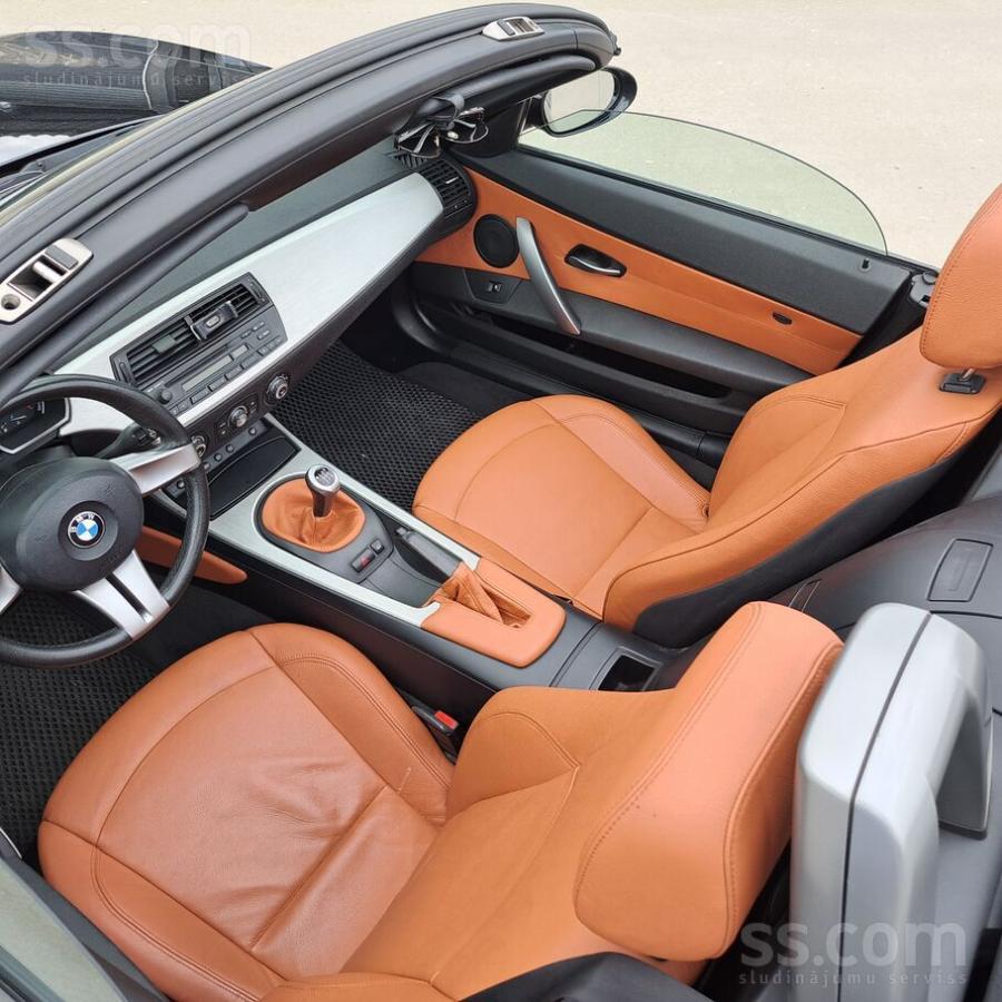 Black BMW Z4 2005 in Riga, with an engine capacity of 2.00 L and mileage of 134 thousand km for 6500 €, photo 8 on AUTOMOTO.COM.LV