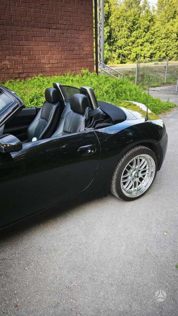 Melns BMW Z4 2006 Šauļi, ar dzinēja tilpumu 3.00 L un nobraukumu 176 tūkst. km par 14800 €, foto 9 vietnē AUTOMOTO.COM.LV