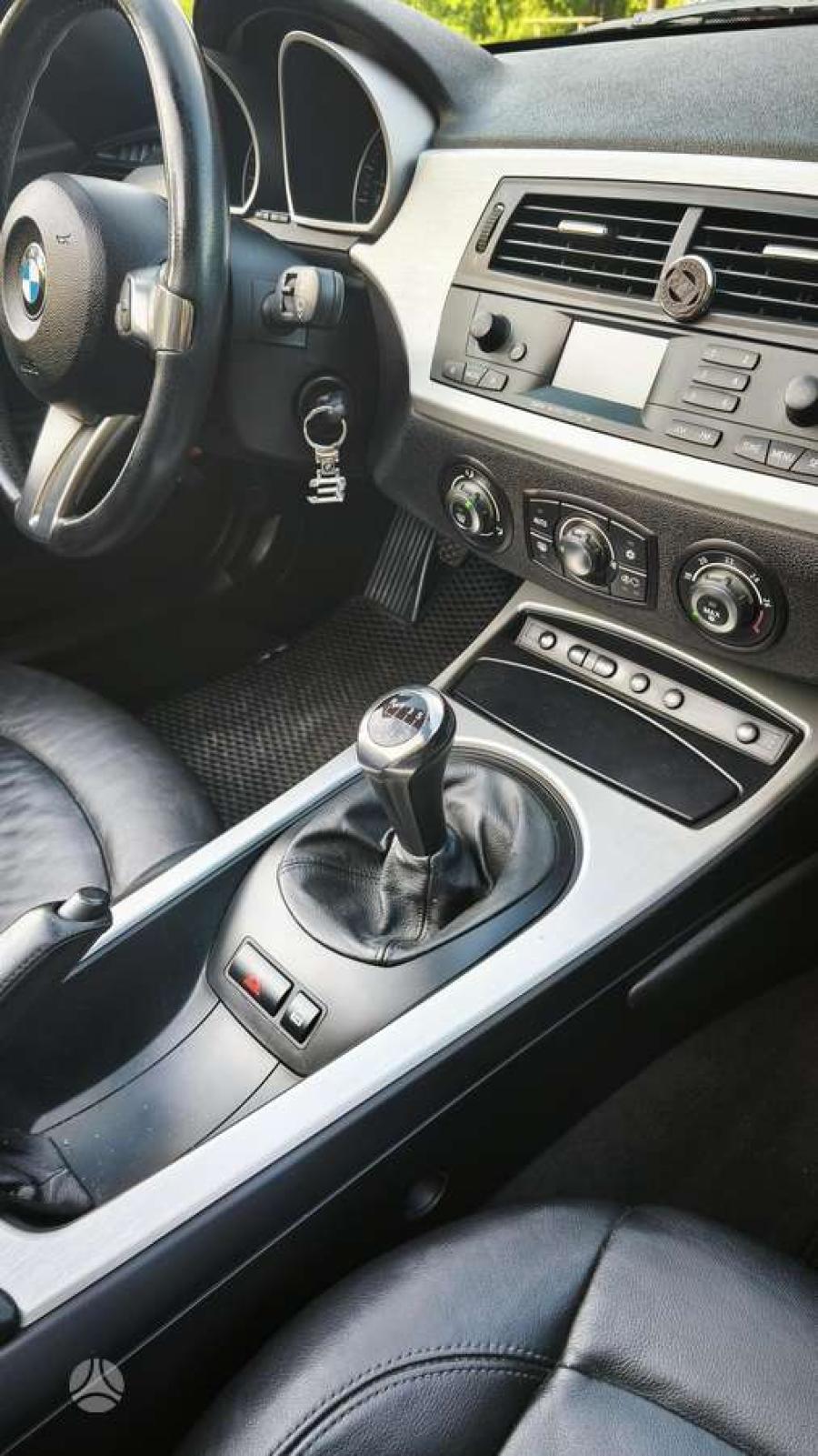 Melns BMW Z4 2006 Šauļi, ar dzinēja tilpumu 3.00 L un nobraukumu 176 tūkst. km par 14800 €, foto 16 vietnē AUTOMOTO.COM.LV