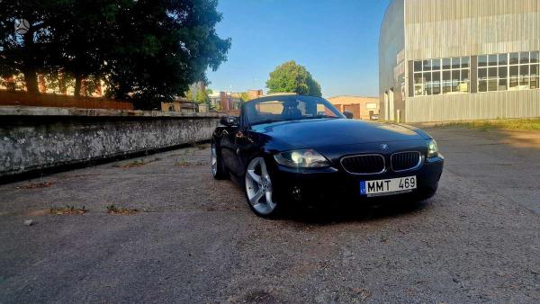 Black BMW Z4 2006 in Silute, with an engine capacity of 2.20 L and mileage of 166 thousand km for 8499 €, photo 2 on AUTOMOTO.COM.LV