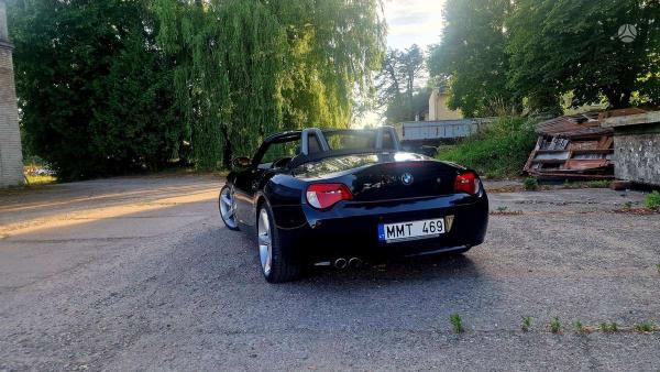 Black BMW Z4 2006 in Silute, with an engine capacity of 2.20 L and mileage of 166 thousand km for 8499 €, photo 5 on AUTOMOTO.COM.LV