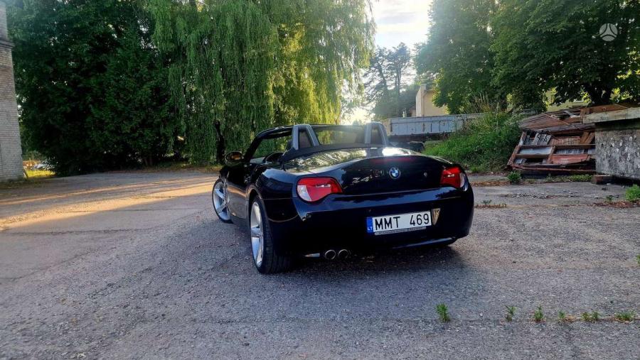 Black BMW Z4 2006 in Silute, with an engine capacity of 2.20 L and mileage of 166 thousand km for 8499 €, photo 6 on AUTOMOTO.COM.LV
