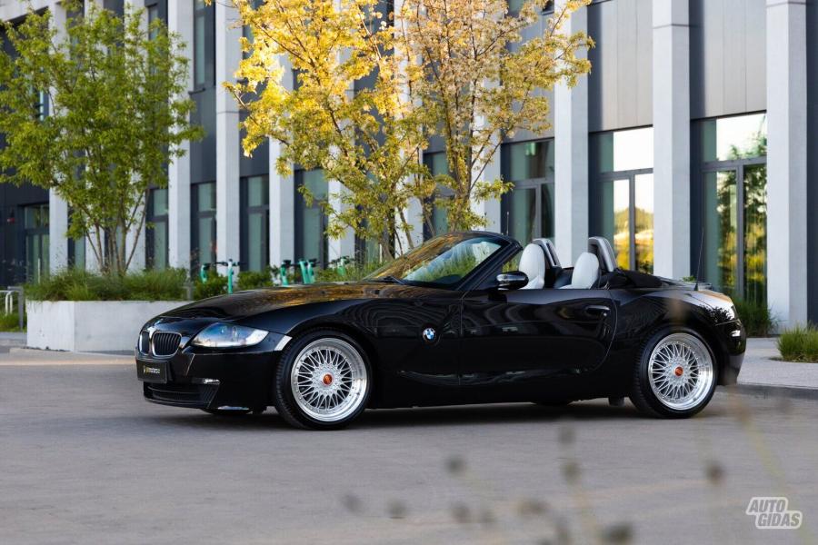 Melns BMW Z4 2007 Viļņa, ar dzinēja tilpumu 2.50 L un nobraukumu 245 tūkst. km par 13000 €, foto 4 vietnē AUTOMOTO.COM.LV