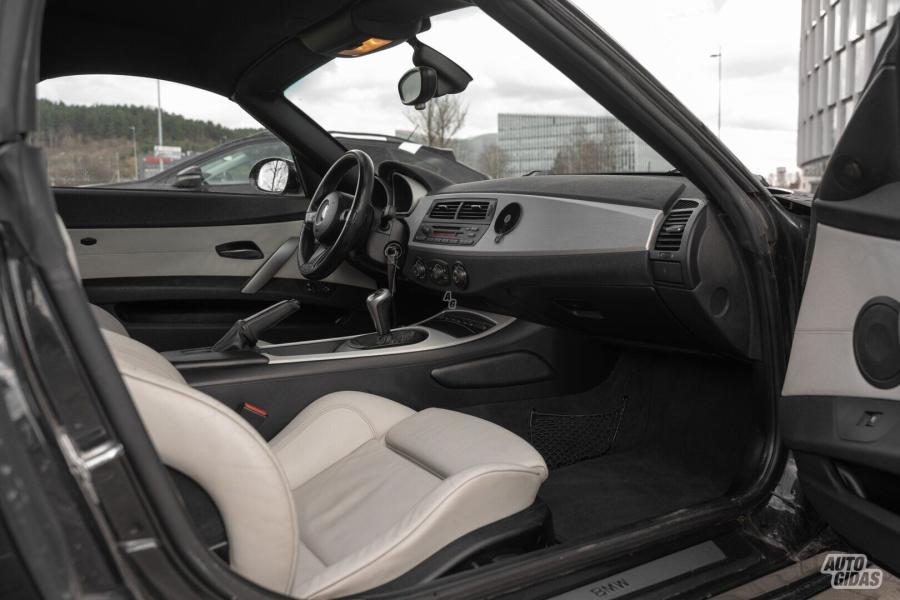 Melns BMW Z4 2007 Viļņa, ar dzinēja tilpumu 2.50 L un nobraukumu 245 tūkst. km par 13000 €, foto 27 vietnē AUTOMOTO.COM.LV