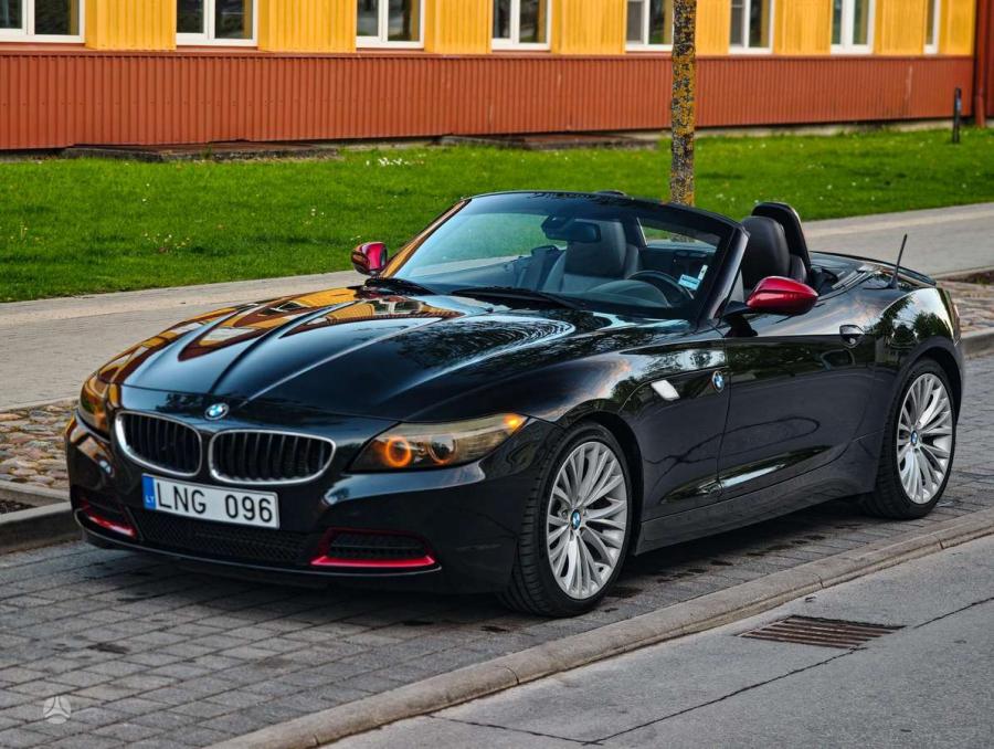 Melns BMW Z4 2012 Šauļi, ar dzinēja tilpumu 3.00 L un nobraukumu 142 tūkst. km par 12900 €, foto 3 vietnē AUTOMOTO.COM.LV