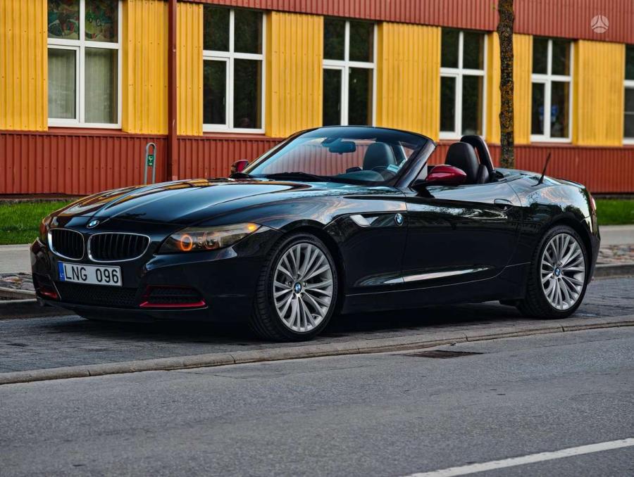 Melns BMW Z4 2012 Šauļi, ar dzinēja tilpumu 3.00 L un nobraukumu 142 tūkst. km par 12900 €, foto 4 vietnē AUTOMOTO.COM.LV