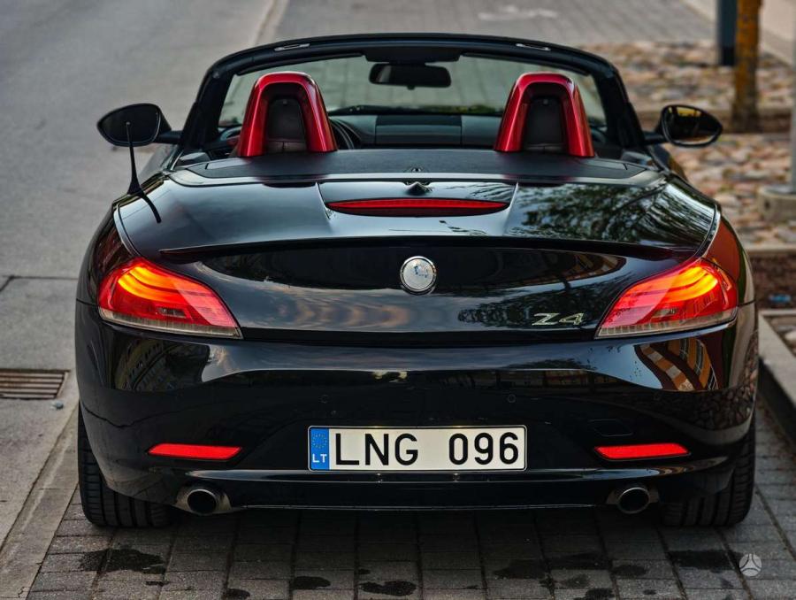 Melns BMW Z4 2012 Šauļi, ar dzinēja tilpumu 3.00 L un nobraukumu 142 tūkst. km par 12900 €, foto 6 vietnē AUTOMOTO.COM.LV