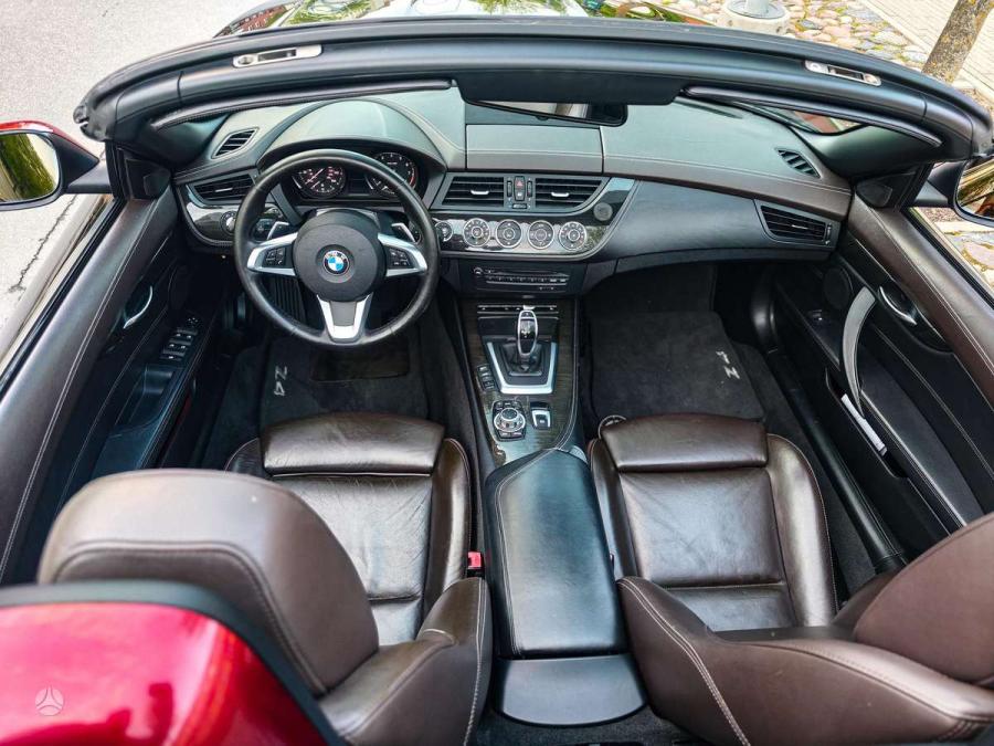 Melns BMW Z4 2012 Šauļi, ar dzinēja tilpumu 3.00 L un nobraukumu 142 tūkst. km par 12900 €, foto 12 vietnē AUTOMOTO.COM.LV