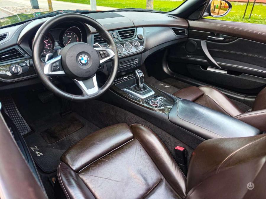 Melns BMW Z4 2012 Šauļi, ar dzinēja tilpumu 3.00 L un nobraukumu 142 tūkst. km par 12900 €, foto 13 vietnē AUTOMOTO.COM.LV