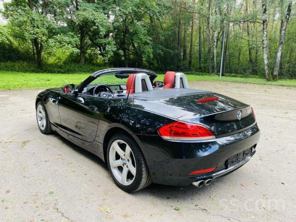 Black BMW Z4 2013 in Riga, with an engine capacity of 2.00 L and mileage of 0 thousand km for 15500 €, photo 4 on AUTOMOTO.COM.LV