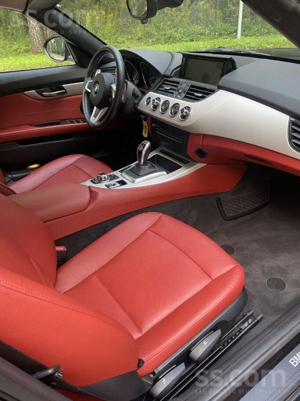 Black BMW Z4 2013 in Riga, with an engine capacity of 2.00 L and mileage of 0 thousand km for 15500 €, photo 6 on AUTOMOTO.COM.LV