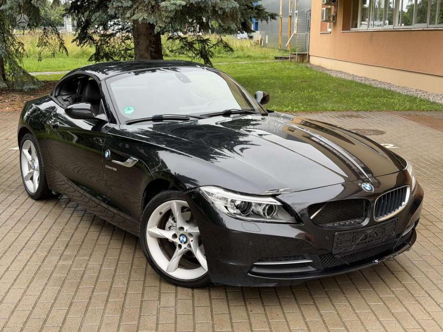Black BMW Z4 2014 in Kaunas, with an engine capacity of 2.00 L and mileage of 167 thousand km for 9999 €, photo 12 on AUTOMOTO.COM.LV