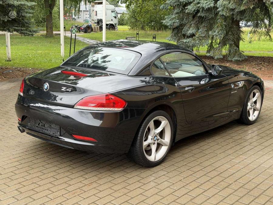 Black BMW Z4 2014 in Kaunas, with an engine capacity of 2.00 L and mileage of 167 thousand km for 9999 €, photo 13 on AUTOMOTO.COM.LV