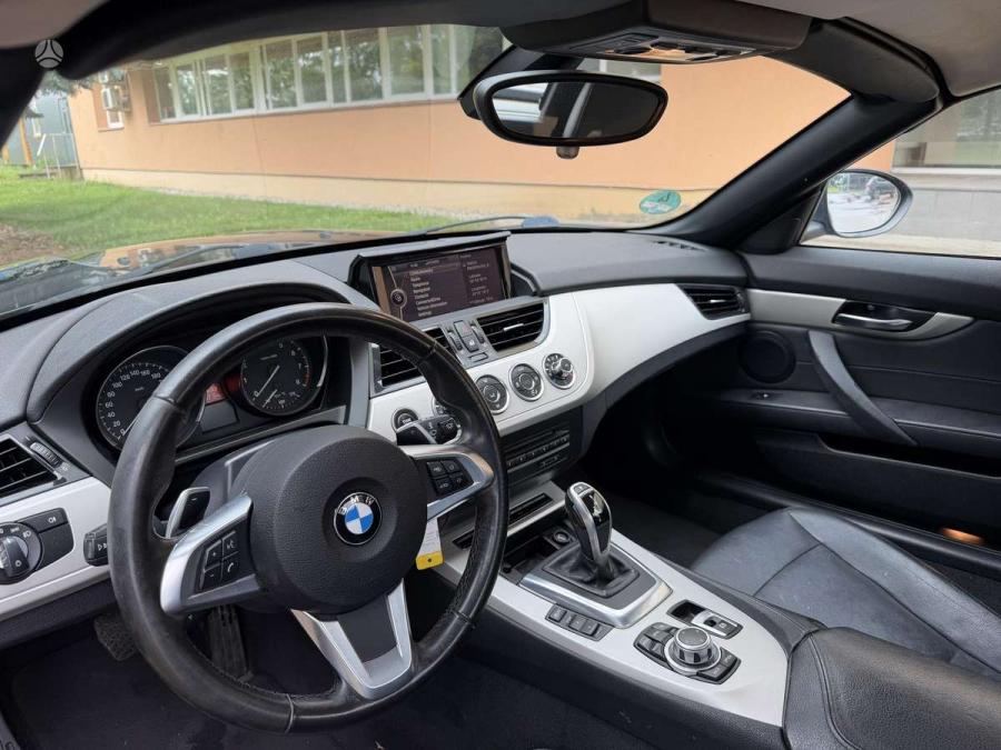 Black BMW Z4 2014 in Kaunas, with an engine capacity of 2.00 L and mileage of 167 thousand km for 9999 €, photo 18 on AUTOMOTO.COM.LV