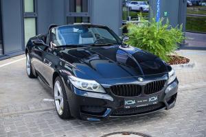 Black BMW Z4 2015 in Kaunas, with an engine capacity of 1.99 L and mileage of 222 thousand km for 15950 €, photo 4 on AUTOMOTO.COM.LV