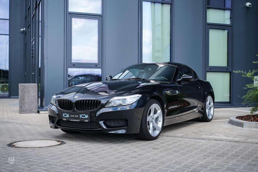 Black BMW Z4 2015 in Kaunas, with an engine capacity of 1.99 L and mileage of 222 thousand km for 15950 €, photo 8 on AUTOMOTO.COM.LV
