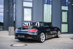 Black BMW Z4 2015 in Kaunas, with an engine capacity of 1.99 L and mileage of 222 thousand km for 15950 €, photo 12 on AUTOMOTO.COM.LV
