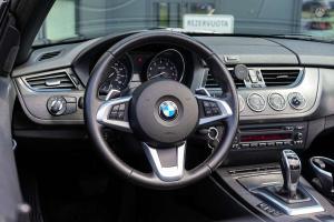 Black BMW Z4 2015 in Kaunas, with an engine capacity of 1.99 L and mileage of 222 thousand km for 15950 €, photo 31 on AUTOMOTO.COM.LV