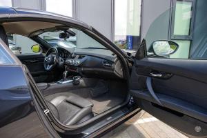 Black BMW Z4 2015 in Kaunas, with an engine capacity of 1.99 L and mileage of 222 thousand km for 15950 €, photo 45 on AUTOMOTO.COM.LV