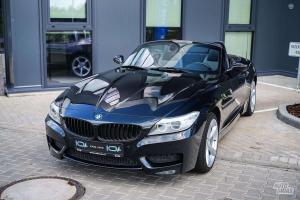 Black BMW Z4 2015 in Kaunas, with an engine capacity of 2.00 L and mileage of 222 thousand km for 15950 €, photo 6 on AUTOMOTO.COM.LV