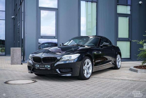 Black BMW Z4 2015 in Kaunas, with an engine capacity of 2.00 L and mileage of 222 thousand km for 15950 €, photo 7 on AUTOMOTO.COM.LV
