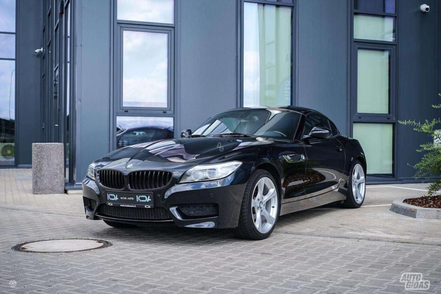 Black BMW Z4 2015 in Kaunas, with an engine capacity of 2.00 L and mileage of 222 thousand km for 15950 €, photo 8 on AUTOMOTO.COM.LV