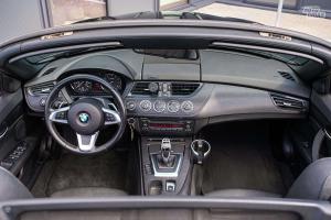 Black BMW Z4 2015 in Kaunas, with an engine capacity of 2.00 L and mileage of 222 thousand km for 15950 €, photo 21 on AUTOMOTO.COM.LV