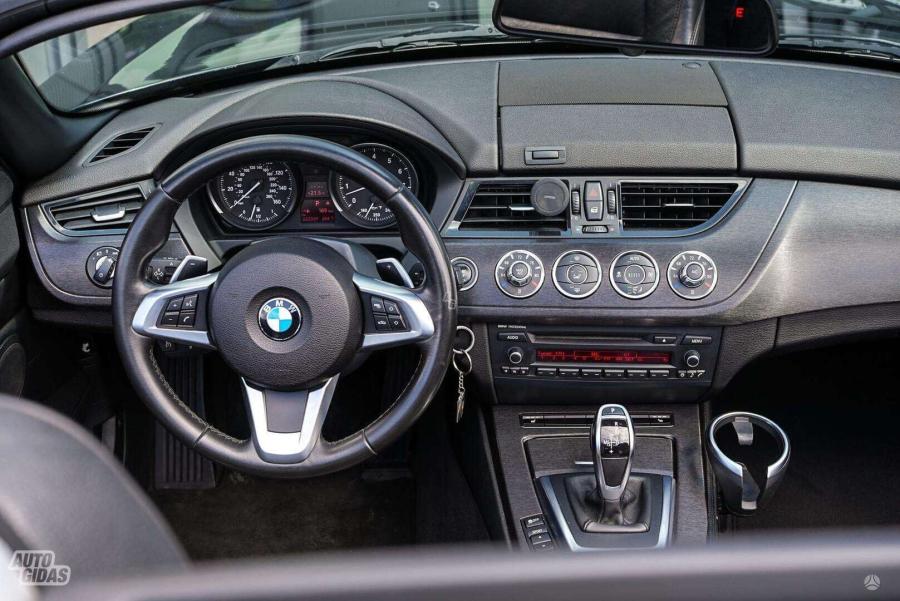 Black BMW Z4 2015 in Kaunas, with an engine capacity of 2.00 L and mileage of 222 thousand km for 15950 €, photo 22 on AUTOMOTO.COM.LV