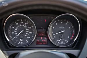 Black BMW Z4 2015 in Kaunas, with an engine capacity of 2.00 L and mileage of 222 thousand km for 15950 €, photo 32 on AUTOMOTO.COM.LV