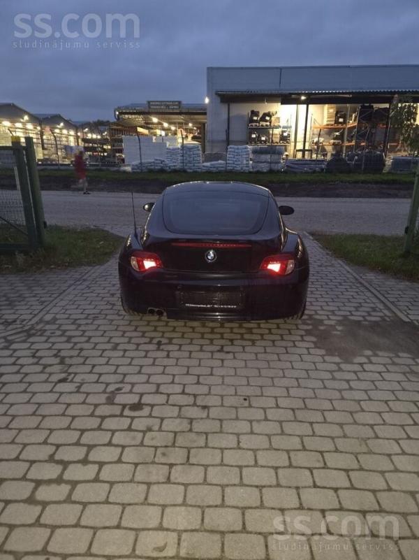 Melns BMW Z4 2007 Rīga, ar dzinēja tilpumu 3.00 L un nobraukumu 31 tūkst. km par 25900 €, foto 4 vietnē AUTOMOTO.COM.LV