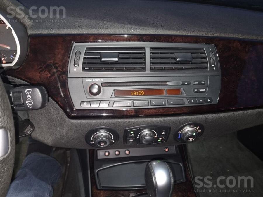 Melns BMW Z4 2007 Rīga, ar dzinēja tilpumu 3.00 L un nobraukumu 31 tūkst. km par 25900 €, foto 5 vietnē AUTOMOTO.COM.LV