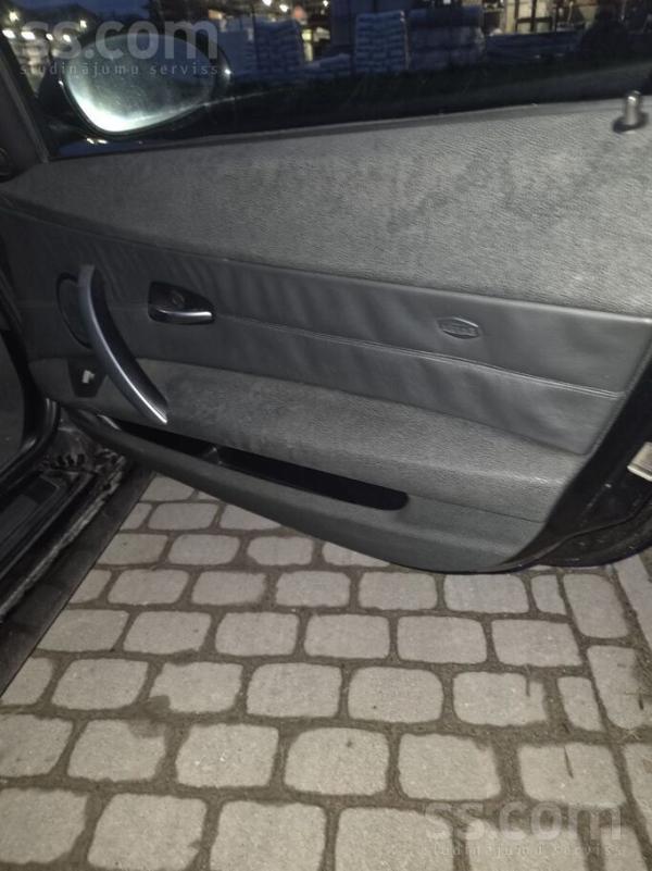 Melns BMW Z4 2007 Rīga, ar dzinēja tilpumu 3.00 L un nobraukumu 31 tūkst. km par 25900 €, foto 10 vietnē AUTOMOTO.COM.LV