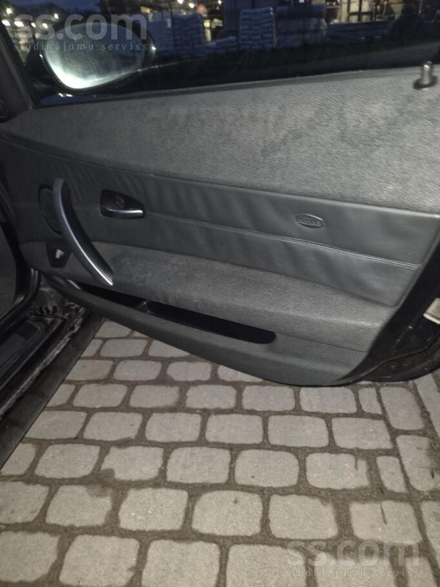 Melns BMW Z4 2007 Rīga, ar dzinēja tilpumu 3.00 L un nobraukumu 31 tūkst. km par 25900 €, foto 10 vietnē AUTOMOTO.COM.LV