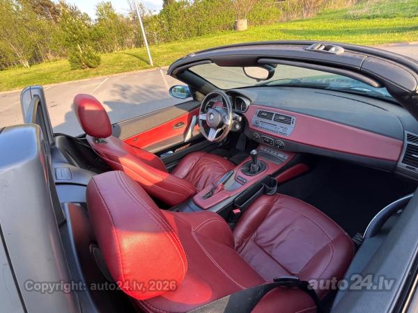 Blue BMW Z4 2004 in Tallinn, with an engine capacity of 2.20 L and mileage of 222 thousand km for 7000 €, photo 5 on AUTOMOTO.COM.LV