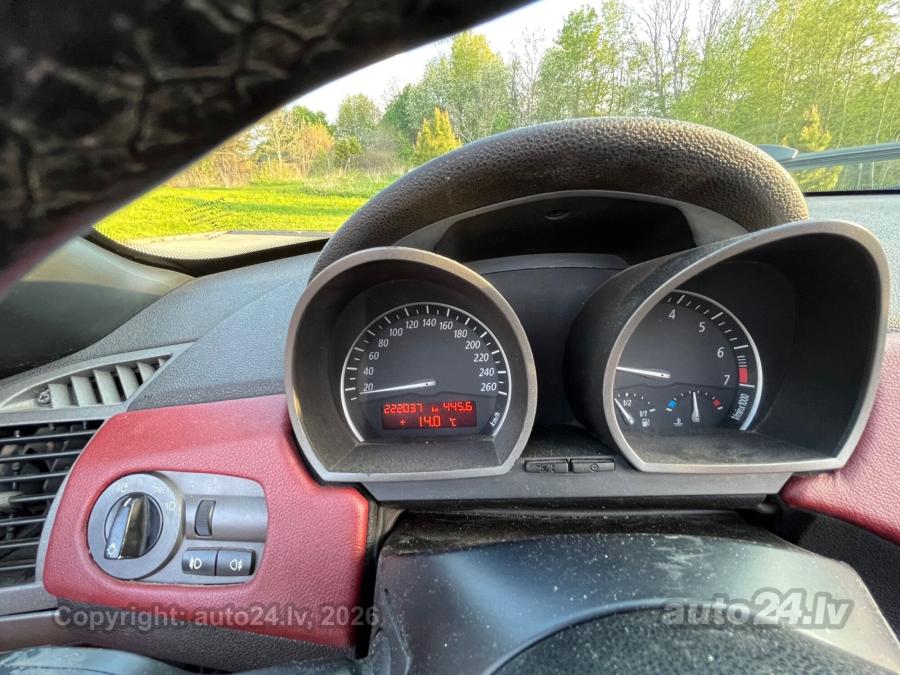 Zils BMW Z4 2004 Tallina, ar dzinēja tilpumu 2.20 L un nobraukumu 222 tūkst. km par 7000 €, foto 7 vietnē AUTOMOTO.COM.LV