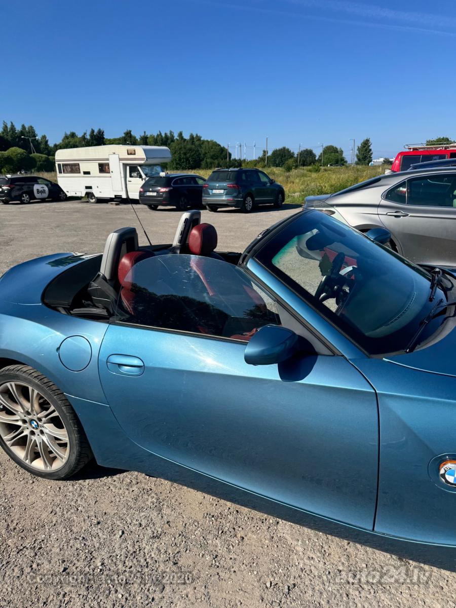 Blue BMW Z4 2004 in Tallinn, with an engine capacity of 2.20 L and mileage of 0 thousand km for 8000 €, photo 3 on AUTOMOTO.COM.LV