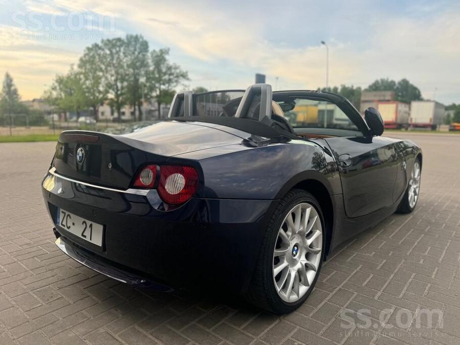 Blue BMW Z4 2005 in Cesis, with an engine capacity of 2.20 L and mileage of 235 thousand km for 8600 €, photo 7 on AUTOMOTO.COM.LV