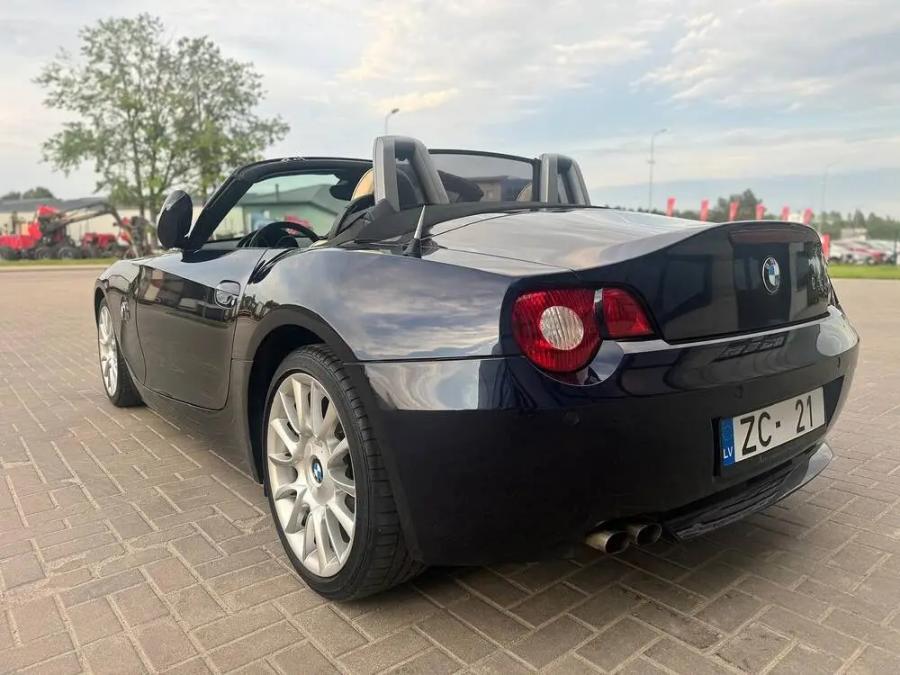 Blue BMW Z4 2005 in Cesis, with an engine capacity of 2.20 L and mileage of 235 thousand km for 8600 €, photo 9 on AUTOMOTO.COM.LV