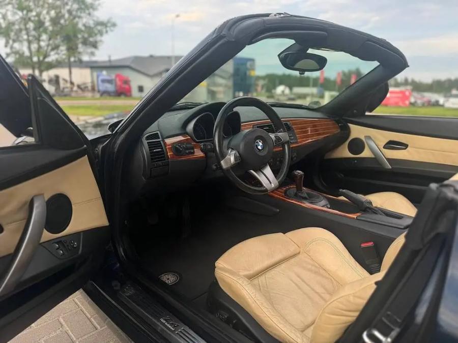 Blue BMW Z4 2005 in Cesis, with an engine capacity of 2.20 L and mileage of 235 thousand km for 8600 €, photo 21 on AUTOMOTO.COM.LV